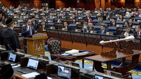 Confidence Vote Cements Anwars Leadership Opposition Unlikely To
