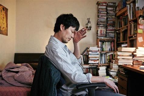 她，33岁，熬夜失明：成年人的荒唐，就是拿命开玩笑 每日头条