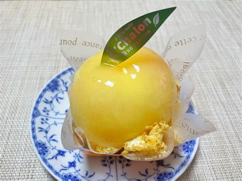 地元の大好きなケーキ屋さん 78月限定ケーキ【まるごとピーチ姫🍑】 15年ほど前にこのケーキ屋さんに出会って まるごとピーチ姫を食べ続けて