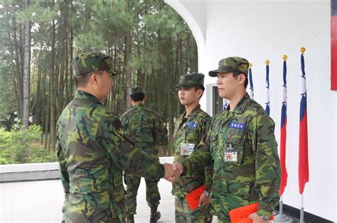 中華民國陸軍 為使官兵深知國軍當前募兵政策及鼓勵留營成效優良單位，陸軍步兵第206旅日前由旅長劉元奇上校主持4月份