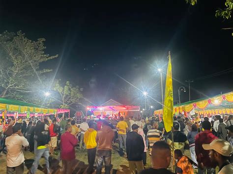 Kampanye Akbar FAM SAH Di Mangoli Tengah Membahana Pantun Tim Srikandi