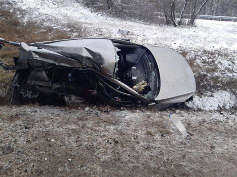 Un Bot De Fiare Asta A Mai Ramas Dintr Un Automobil Dupa Ce A Intrat
