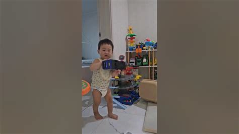 버스가 말을 안 들어서 얼굴에 짜증가득 12개월 Youtube