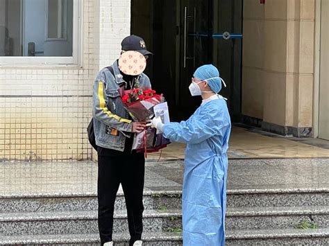 本轮疫情厦门首例治愈患者出院隔离进行定点
