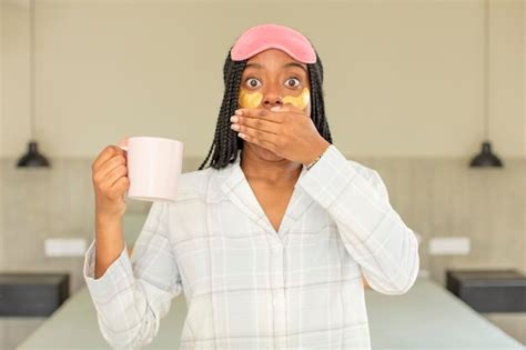 Premium Photo African American Woman Wearing Pajamas