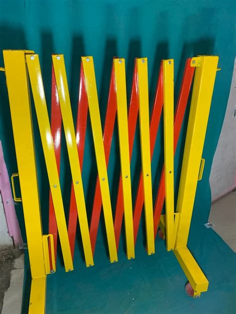 Metal Expandable Barrier At ₹ 5200 Metal Barrier In Indore Id