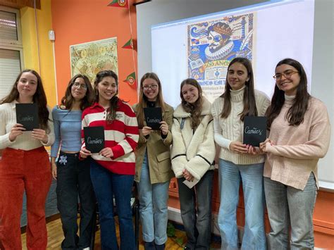 Alunos de Almeirim assinalam 500 anos de Luís de Camões Jornal O