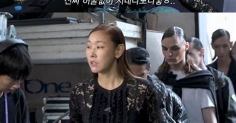 [종합] 한혜진 20년전 노브라로 올랐던 런웨이 男 모델 남친 없는 이유 한혜진