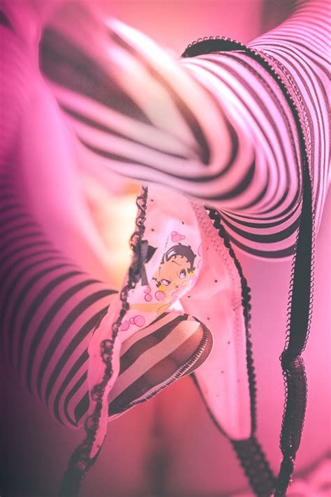 Most Erotic Team On Twitter Https T Co KKGf XlbD My Secret Shoots Pt Naked Nakedback