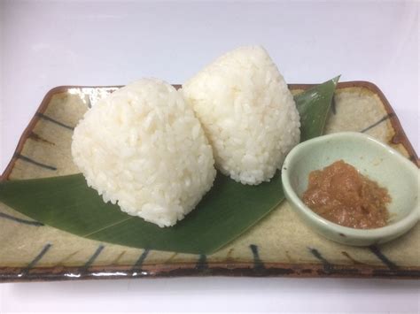 美味しい白米の塩おにぎり By 瀬のしろ 【クックパッド】 簡単おいしいみんなのレシピが350万品