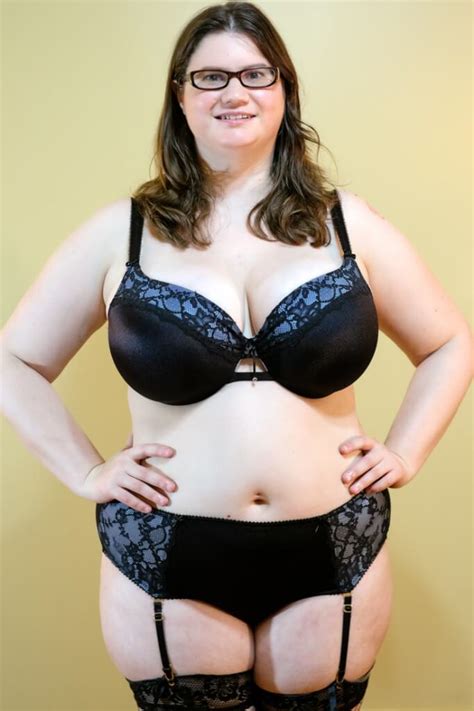 Addition Elle X Ashley Graham Review The Plus Size Victoria S Secret