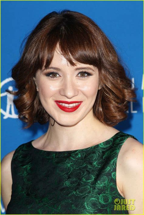 Pictures of Noël Wells