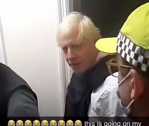 早上驚醒發現首相詹森「闖」進家裡，英國男子「以為在做夢」 每日頭條