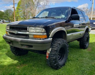 1999 Chevrolet Blazer With 15x7 6 Vision Soft 8 And 235 75r15