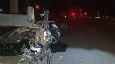 Araranguá Motociclista Morre Após Colidir Em Caminhão Estacionado