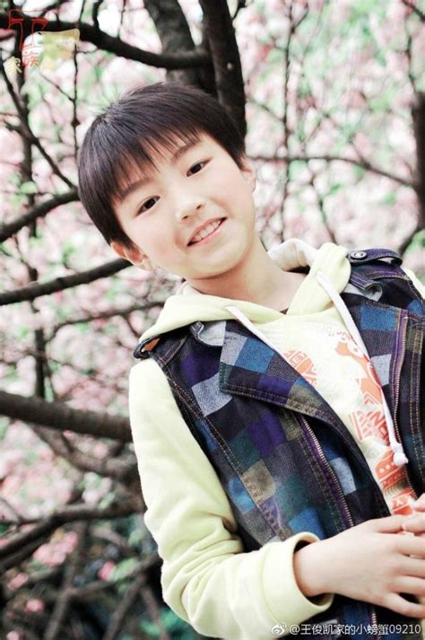 王俊凯小时候图片（王俊凯童年照小合集）可可情感网