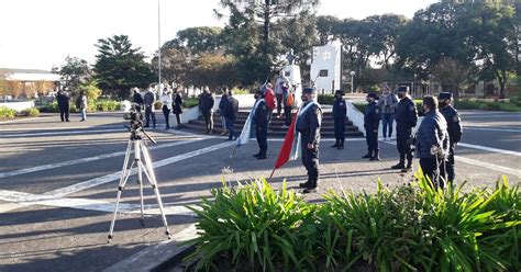 Plaza Urquiza Por Medidas Sanitarias Solo El Intendente IzÓ La Bandera