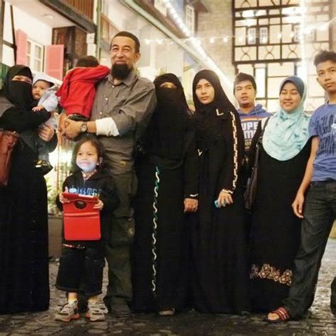 Gambar Santai Ustaz Azhar Idrus Di Luar Ceramah