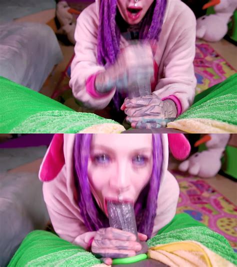 Anuskatzz Is Recommended To Stock Up On Basins And Diapers On The Eve Of Movie Shows A Piano