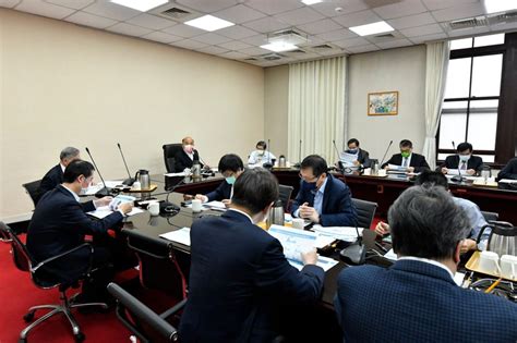 行政院長蘇貞昌7日上午召開擴大防疫會議，針對國內外疫情發展情形及評估、邊境開放後現況以及疫苗施打情況等議題進行討論。（行政院提供）中央社記者陳