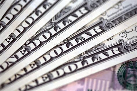 ｢黒田緩和疲れ｣じわり、ドルは来年末90円へ－ミスター円・榊原氏 Bloomberg