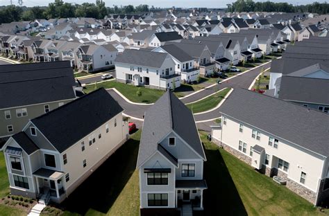 Us Pending Home Sales Rise For First Time In Three Months The