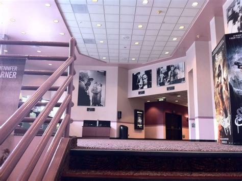 Look Dine In Cinemas Glendale In Glendale Ca Cinema Treasures