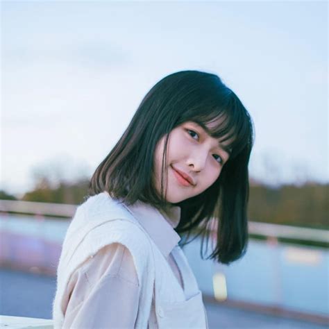 關於《華燈初上》年輕蘇媽「何思靜」4 件事：高中美到登熱搜、曾為歷任 J 女郎！ Juksy 街星