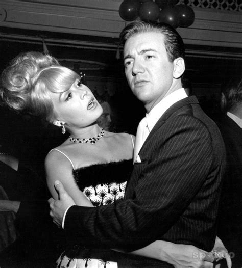 Pin By Dale Utely On Bfilm Icons Sandra Dee Sandra Dee Movies Bobby