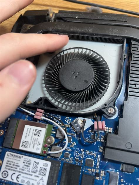 Gpu Fan Stuck Its Barely Spinning Compared To The Cpu Fan Rpcmasterrace