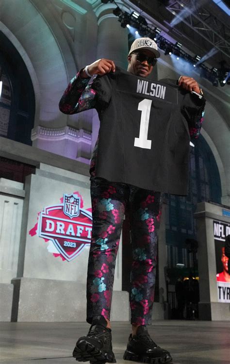 Raiders Sign Round 1 De Tyree Wilson
