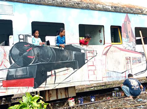 Kaba Rupa Di Galanggang Arang Stasiun Kereta Api Solok Suararantau