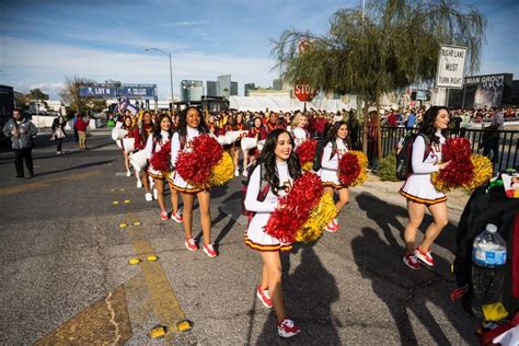 Pin By Sierra Neudeck On Usc Song Girls Sierra Neudeck Hot