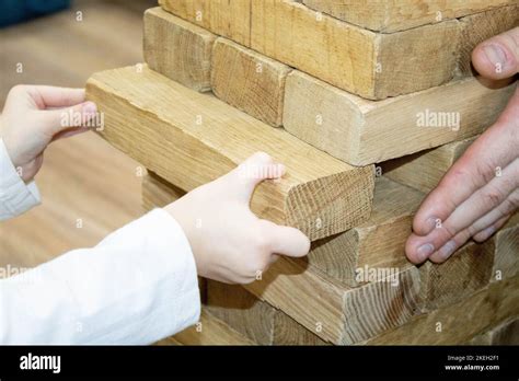 Jeu De Société Tour Jenga En Blocs De Bois Une Tour De Poutres En Bois