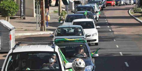 Carreata Pede Reabertura Do Comércio Em Porto Alegre Rádio Guaíba
