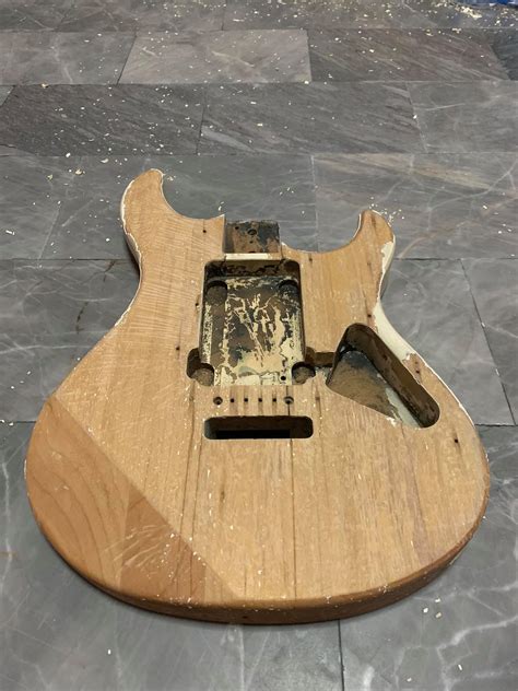 อัพเดตวันที่สอง ลอกสีจะเสร็จละ 🎸 String Neighbour