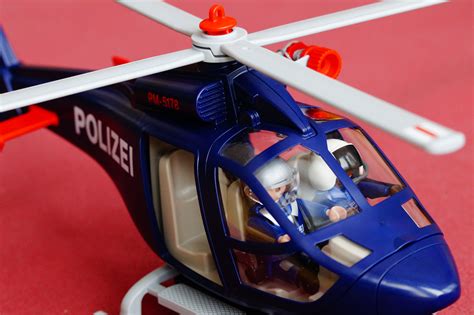 무료 이미지 소년 파리 항공기 차량 비행 플레이 모빌 용도 회전익 어린이 장난감 모델 자동차 경찰 헬리콥터 경찰 사용 스케일 모델 자동차 외장