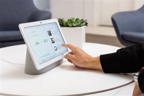 Google Nest Hub Max Review A Bigger Smart Display For Google Duo Fans Mashable