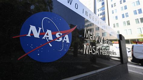 life on mars how volunteers in nasa s mars simulator will live for a