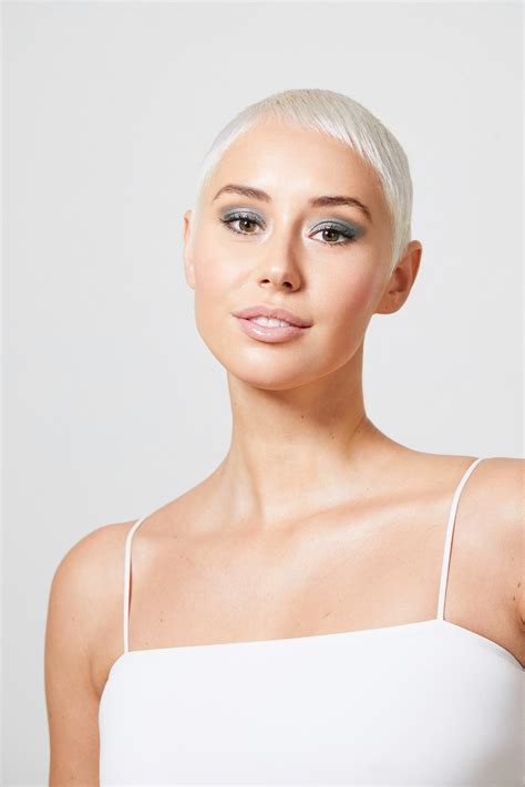Elli H Amaze Models