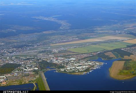 File:Airport, Airport Overview JP6727380.jpg - Wikimedia Commons