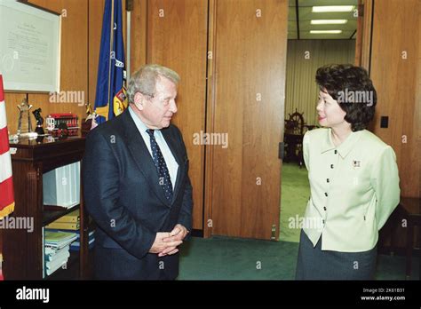 Office Of The Secretary Secretary Elaine Chao With Cong Norwood And