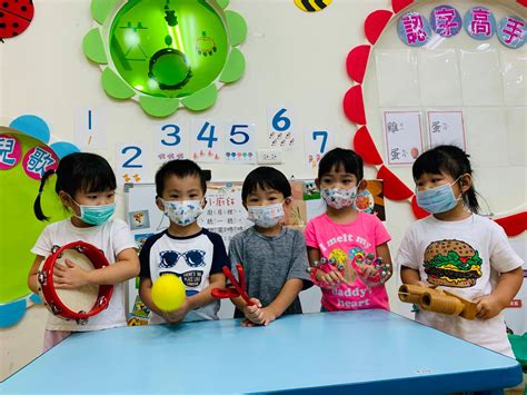 佳欣幼兒學校 主題兒歌小廚師 廚房裡聽一聽切菜咚咚咚炒菜七恰七小廚師笑得真開心