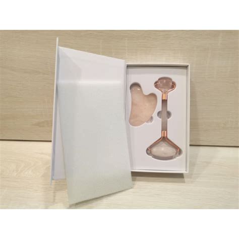 粉晶滾輪美顏儀 滾輪雙按摩頭＋刮痧板 單組只要260元 佳麗寶滿額禮 蝦皮購物