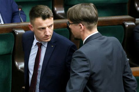 Poseł Konfederacji Wyprowadzony Pijany Z Sejmu Polityk Zabrał Głos Ws