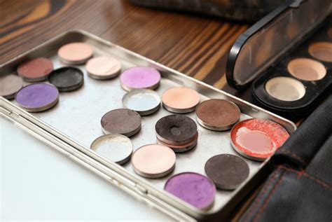 Diy How To Make A Travel Size Makeup Palette