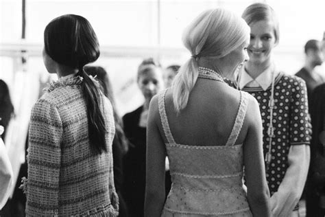 Tory Burch Il Backstage Della Sfilata Pe 2012 Graziait
