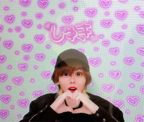 キヨ あっという間に一年が過ぎますね。 皆さん2024年間ありがとうございました。 まずは1人で撮ってみてと言われてノリノリでプリクラ撮る