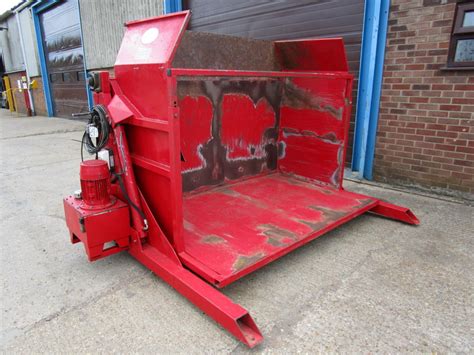 Tong Corner Pivot Box Tipper