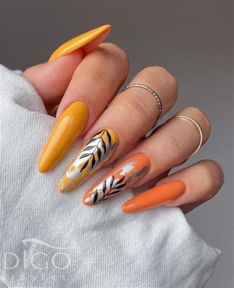 Pin by Berenice Espinosa on Diseños Web Uñas Indigo nails Gold nails